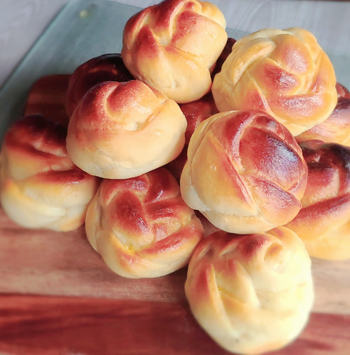 Rose Dinner Rolls (12) | Stuffitssavorybakery