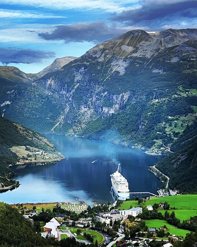 Geiranger - world heritage list and on your bucket list | ShoreToursGuides