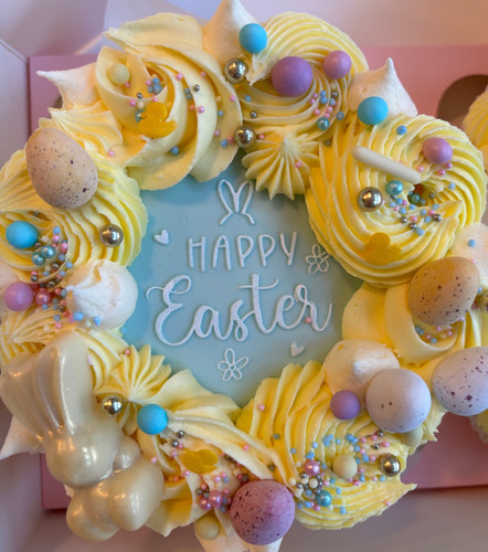 Yellow Easter Bento cake & 2 Cupcakes | Blonde Bakery