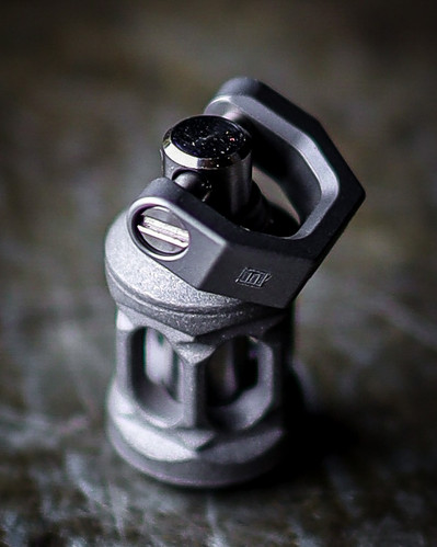 MecArmy CH2 Titanium D Shape Key Ring | Griffin Company