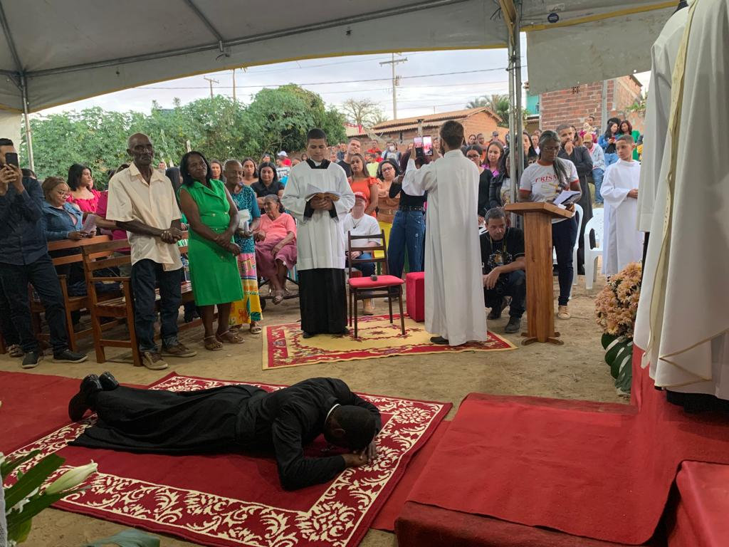 PROFISSAO PERPETUA DO RELIGIOSO ERIC ROCHA SDV | Vocacionistas