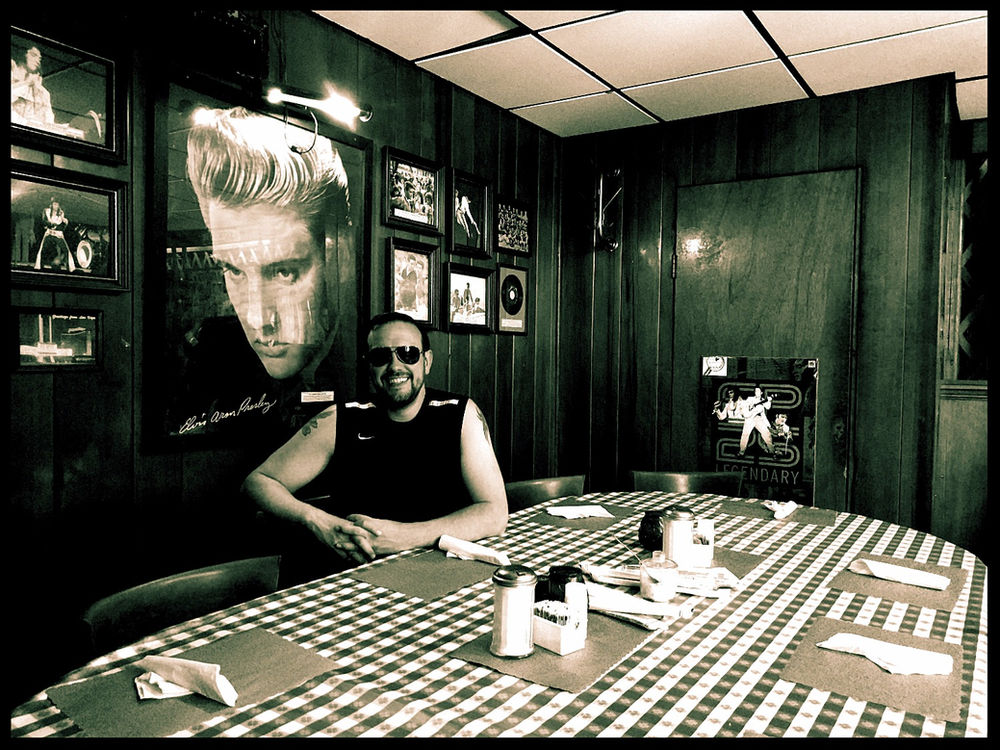 Food Fit for A King - Elvis Presley's Favourite Feasts