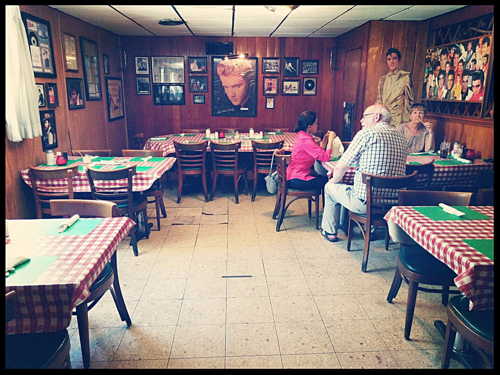 Food Fit for A King - Elvis Presley's Favourite Feasts