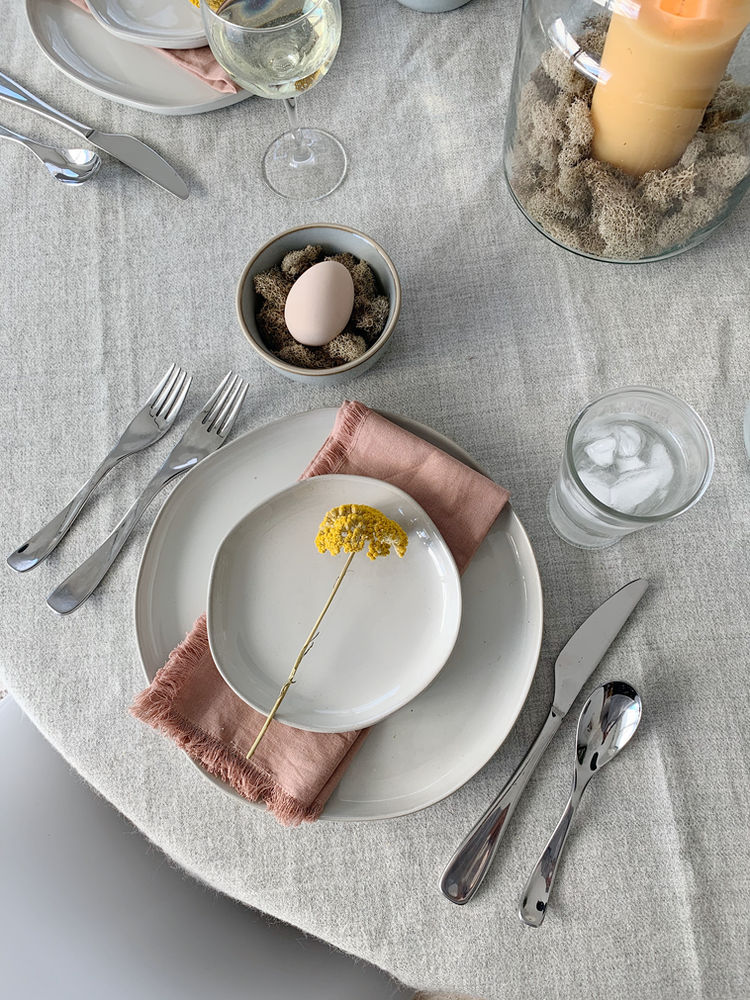 Natural Table Settings for Easter