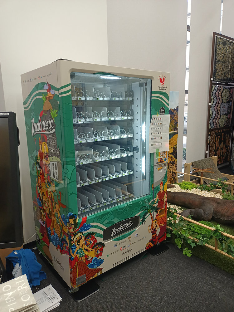 The first Indonesian halal vending machine in Japan