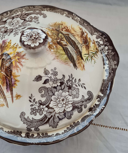 Palissy Game Series (Bird) lidded tureen | Peony and Wren