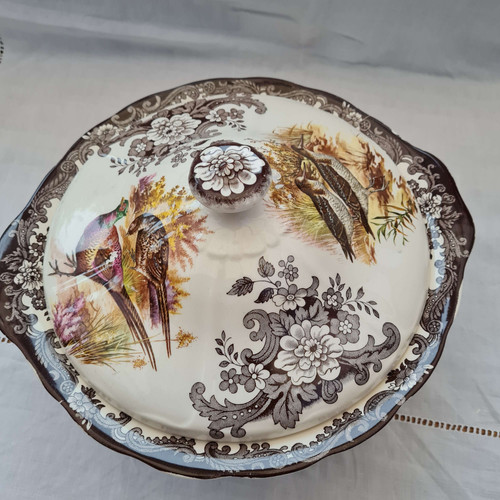 Palissy Game Series (Birds) lidded vegetable tureen | Peony and Wren