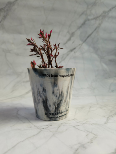 Recycled plastic pot | mini pot | Desk accessory | Econscious