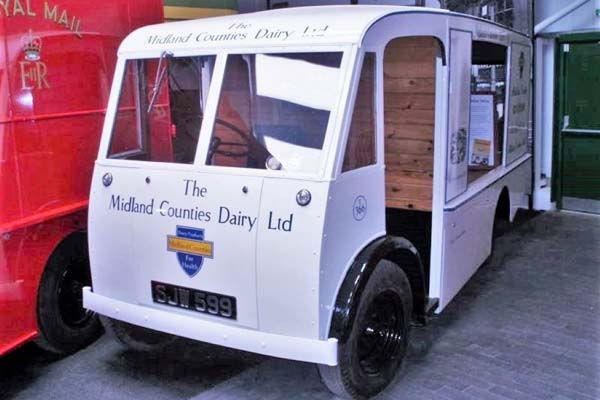 Midland Counties Dairy Milk Float SJW 599