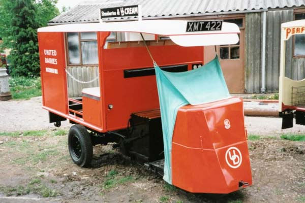 United Dairies Wales and Edwards Milk Float XMT 422