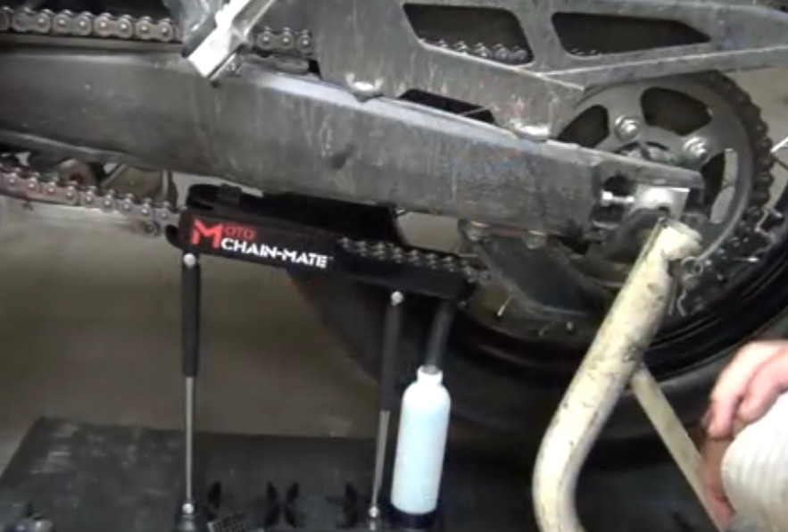 Motorcycle Chain Cleaning & Lubrication