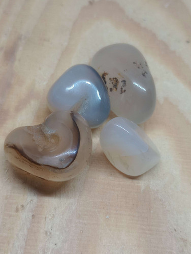 Chalcedony/Clear Agates - International Crystals from Past Crystal ...