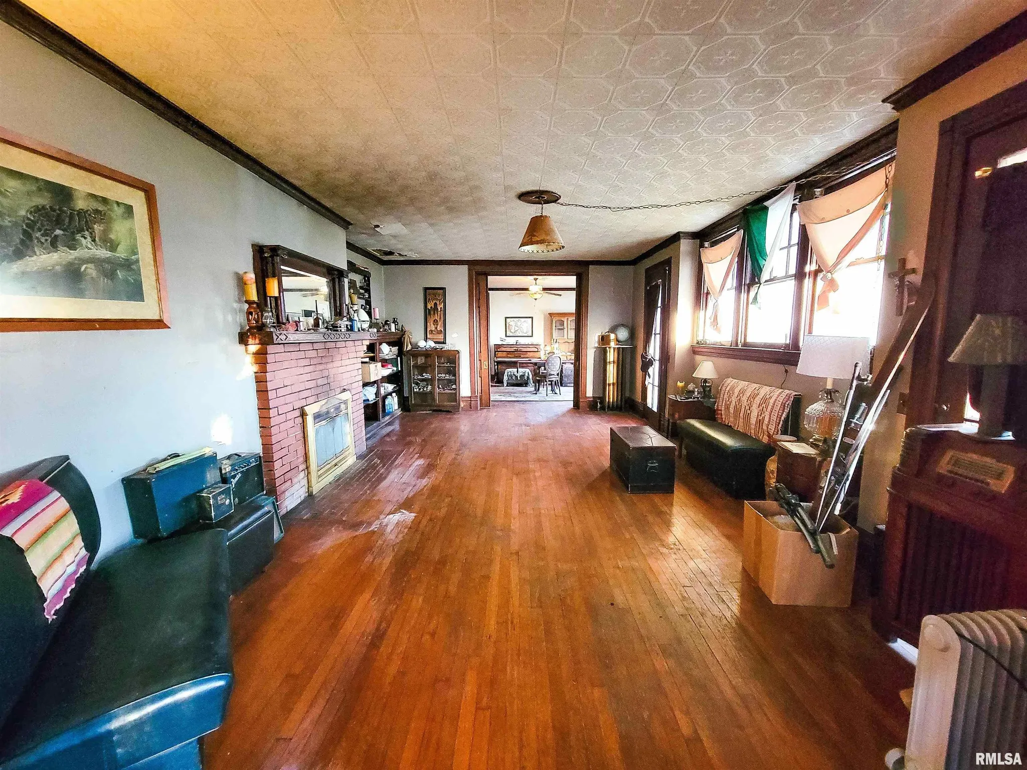 Stunning Turn Of The Century Victorian With Much Of Its Original ...