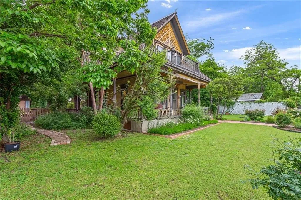 Dreaming Of Living In A Fairy Tale Cottage? This Texas Home With ...