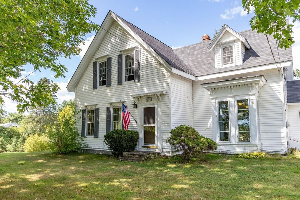 Picturesque 1860 Renovated Maine Farmhouse With 46 Acres & Original ...