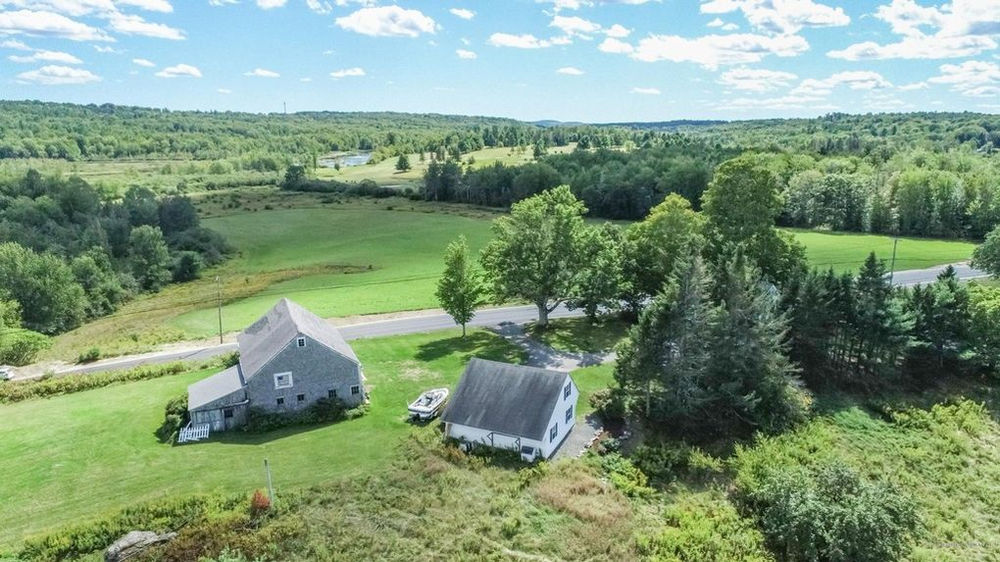 Picturesque 1860 Renovated Maine Farmhouse With 46 Acres & Original ...