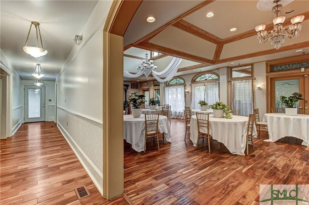 Savannah's Iconic Gingerbread House Built in 1899 Featuring Over 5,600 ...