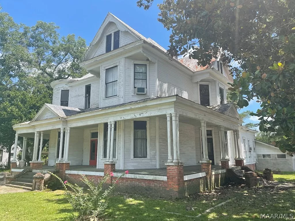 George Barber Designed Alabama Queen Anne Victorian With Stunning ...