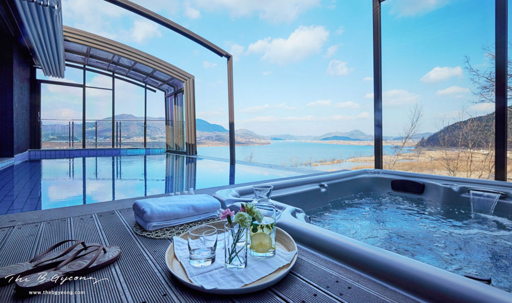 Thanksgiving Trip Idea: Private Pool Villa in South Korea | Kim's HSO ...