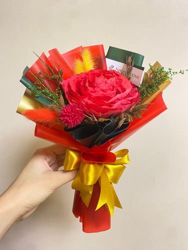 Fossilized rose mini bouquet | Naga Blooms