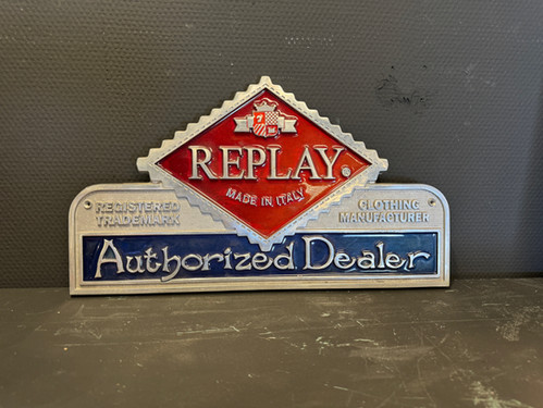 REPLAY ORIGINAL METAL DISPLAY | 1880 M Artifacts