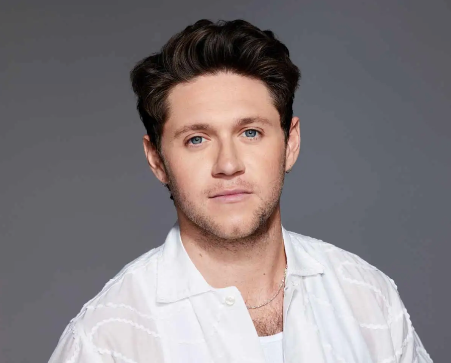 Niall Horan Unveils Soul-Stirring Cover of Zach Bryan's "Something in ...
