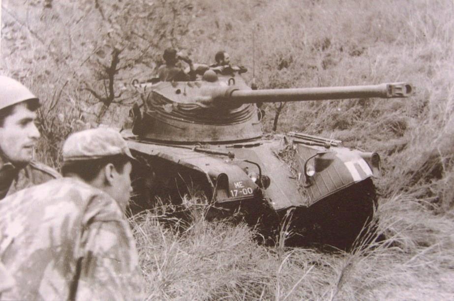 [Expositor] PANHARD EBR-10 - Hobby Boss - 1:35 - PlastiBrasil.com ...