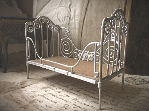 18th Century 12th scale Cot / Day Bed | Alison Davies Minis