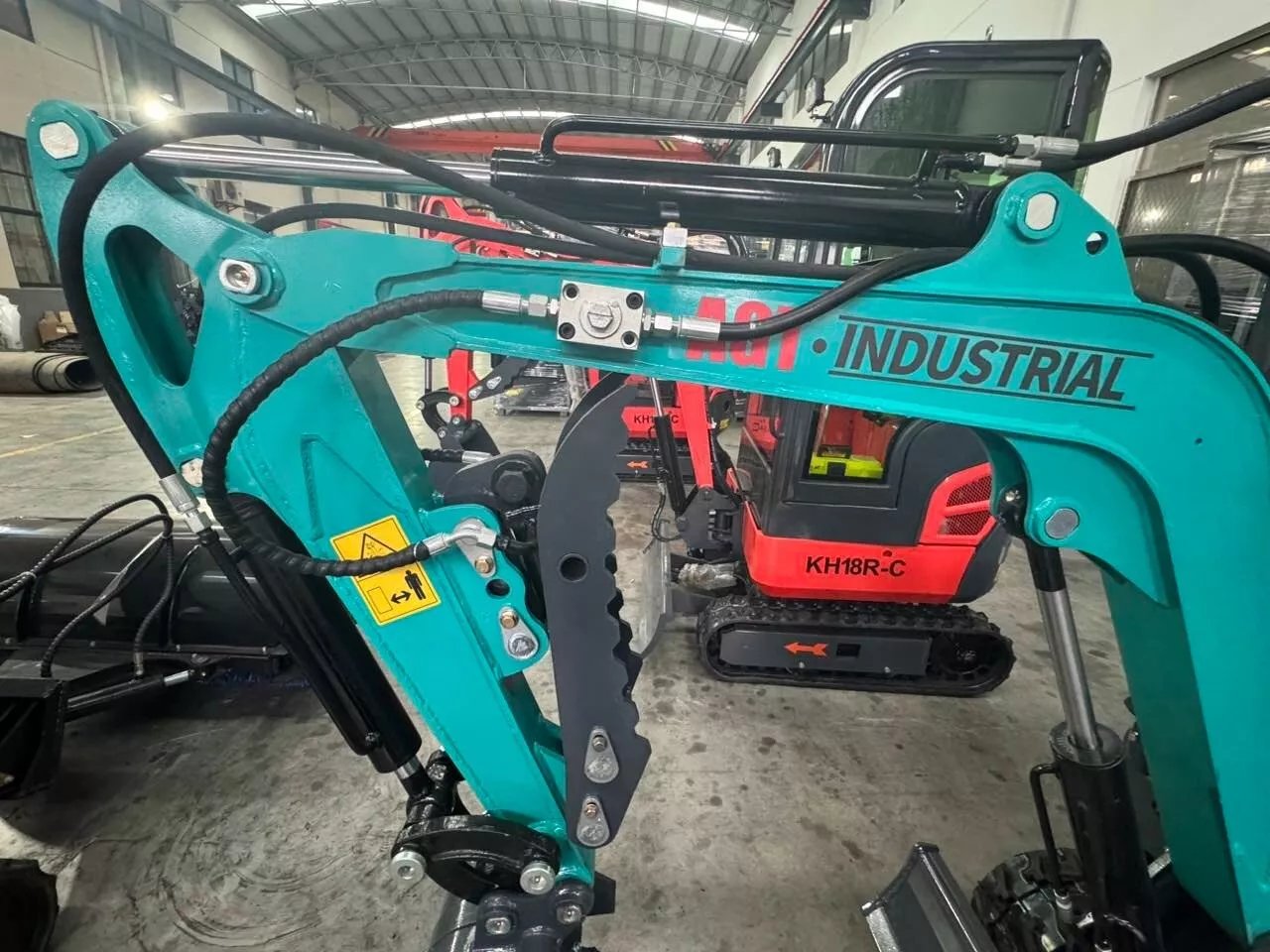 AGT QK16R Mini Excavator, Hydraulic Thumb, 15HP, Aux Foot Controls ...
