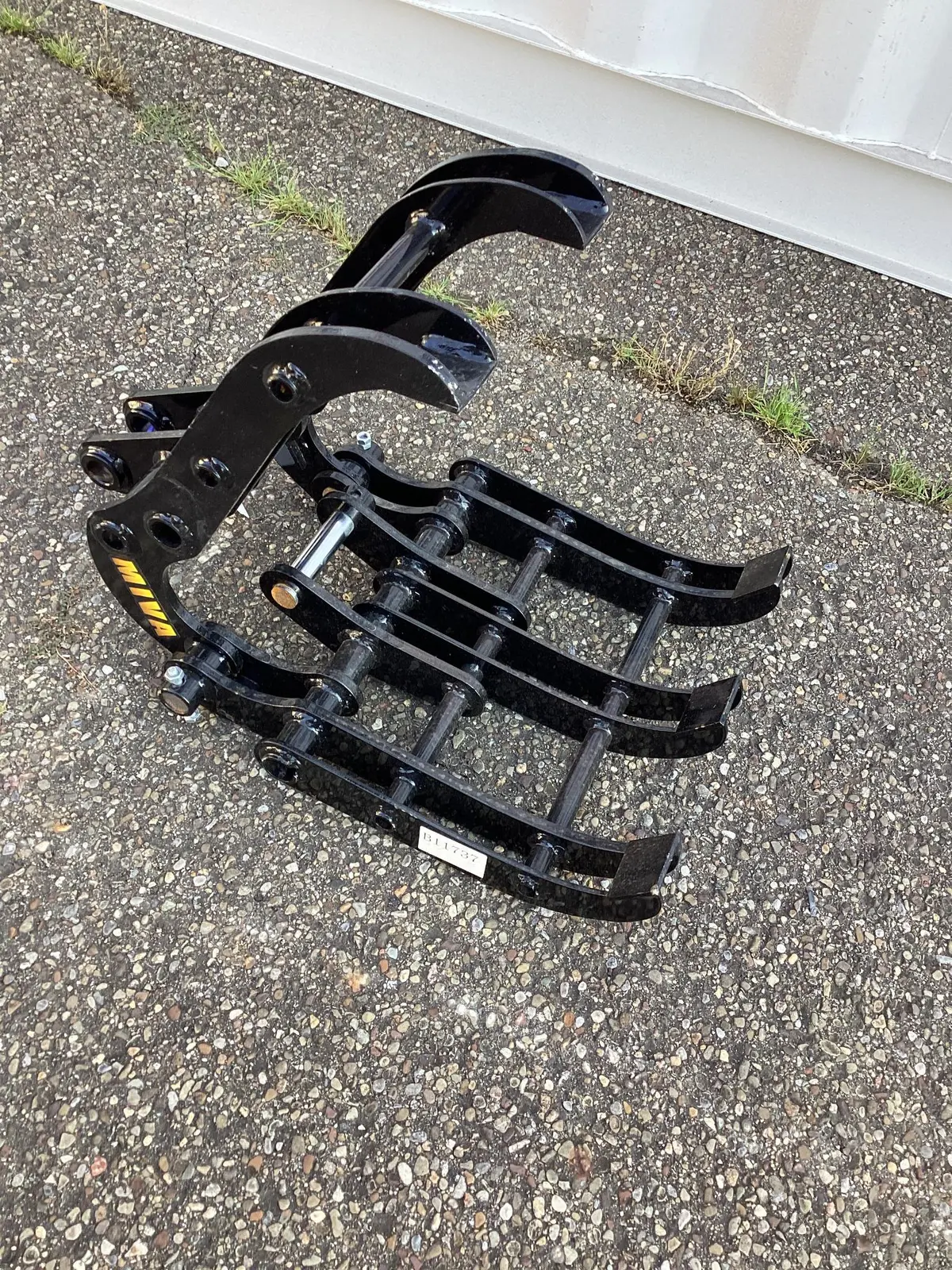 MIVA Grapple Attachment for 1-2 Ton Mini Excavators | Ohio Mini Excavator