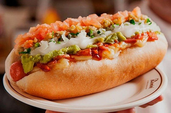 completo comida chilena