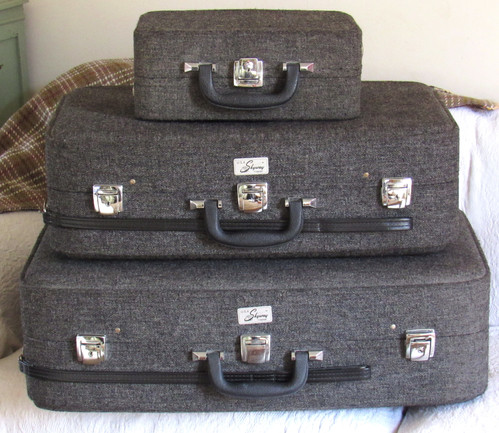 Grey Tweed Skyway Luggage Set | vintage-interiors