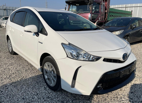 Toyota Prius Alpha 2018 | AICHI AUTOMOBILES