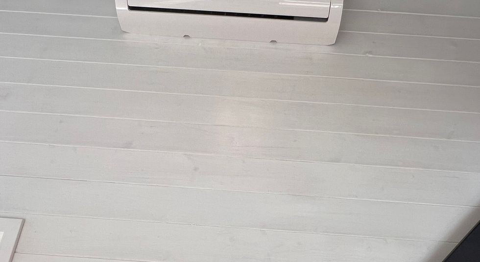 Rekkverk i trapp med innfelt LED stripe | Fleksihus