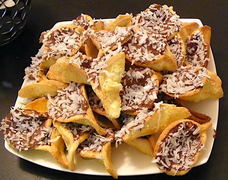 Delicate Coconut Chocolate Shell Cookies: A Festive Family Recipe