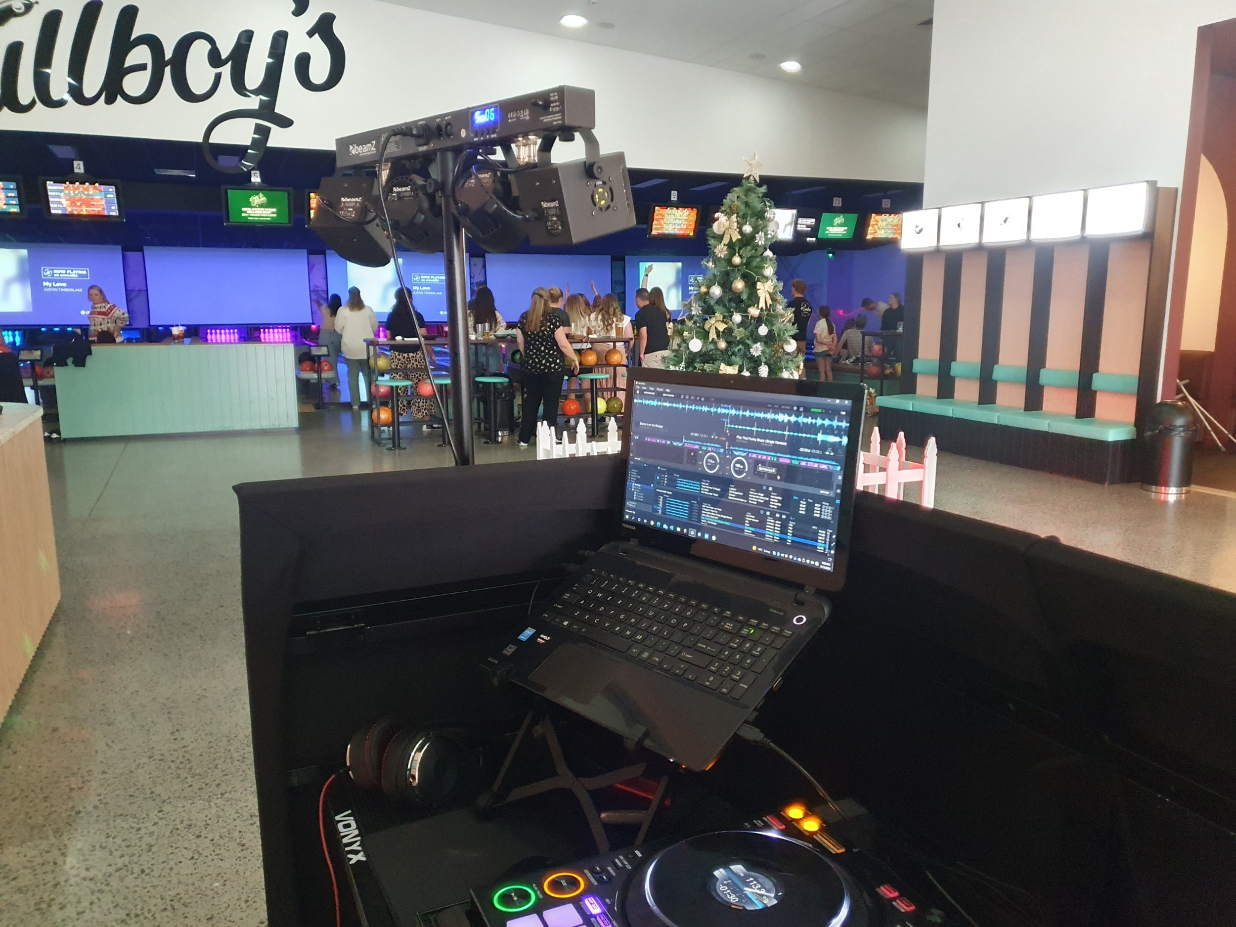 Wedding Playlist Samples by The Bow Tie DJ Guy