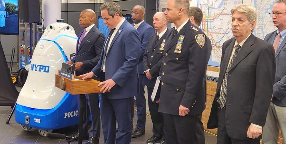 Police robot to patrol New York Subway station