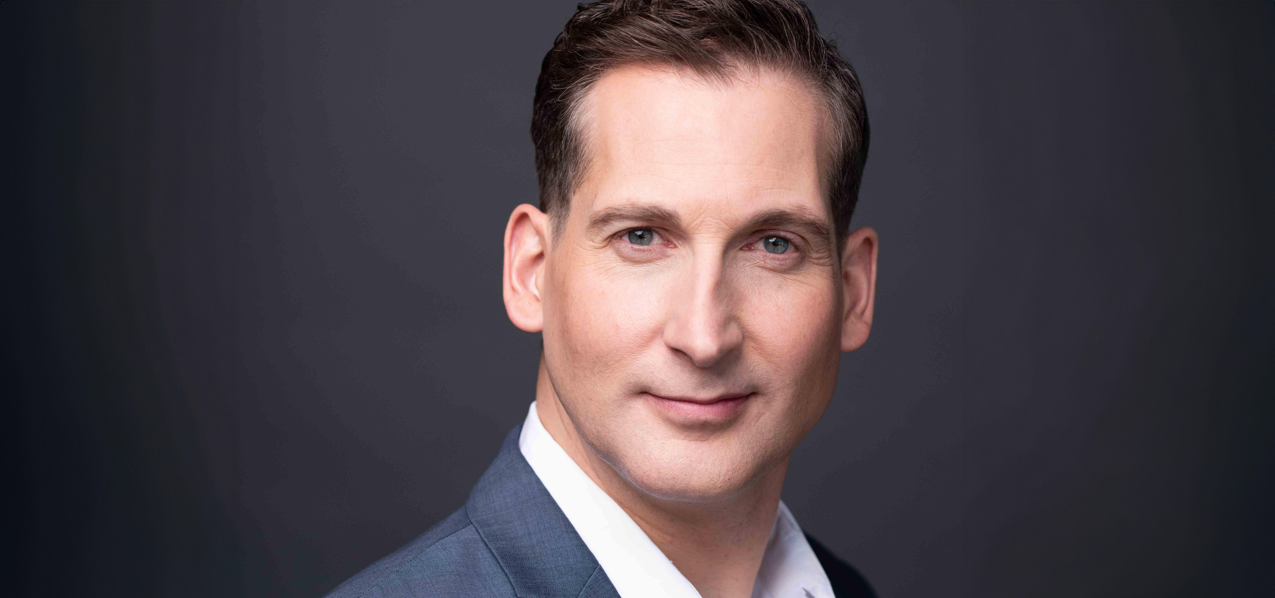 Bio | Dallyn Vail Bayles