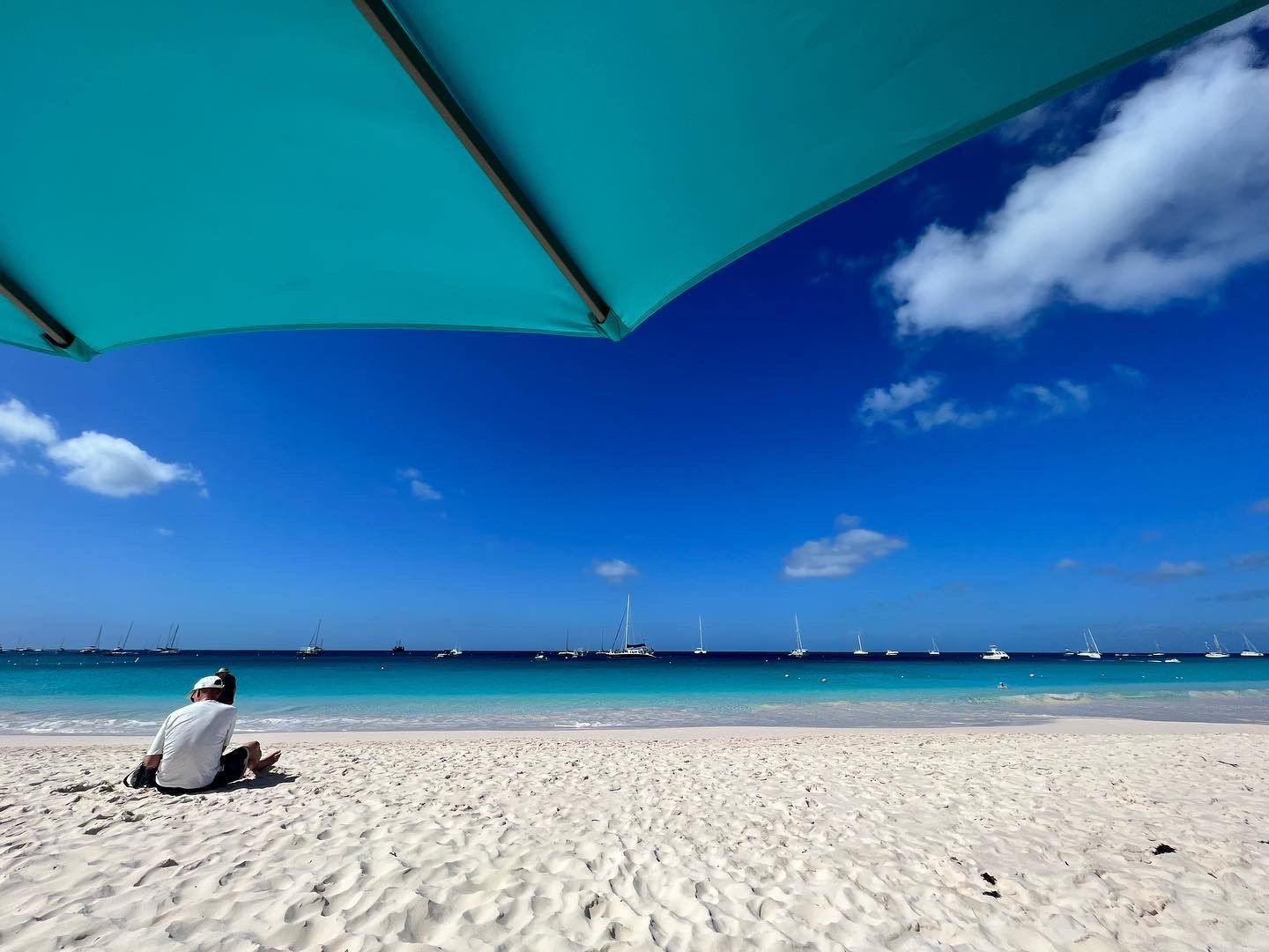BEACH FACILITIES | SAVVY On The Bay Barbados