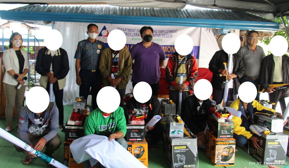 12 rebel returnees in Bontoc, Mt. Province granted over P.2M livelihood aid