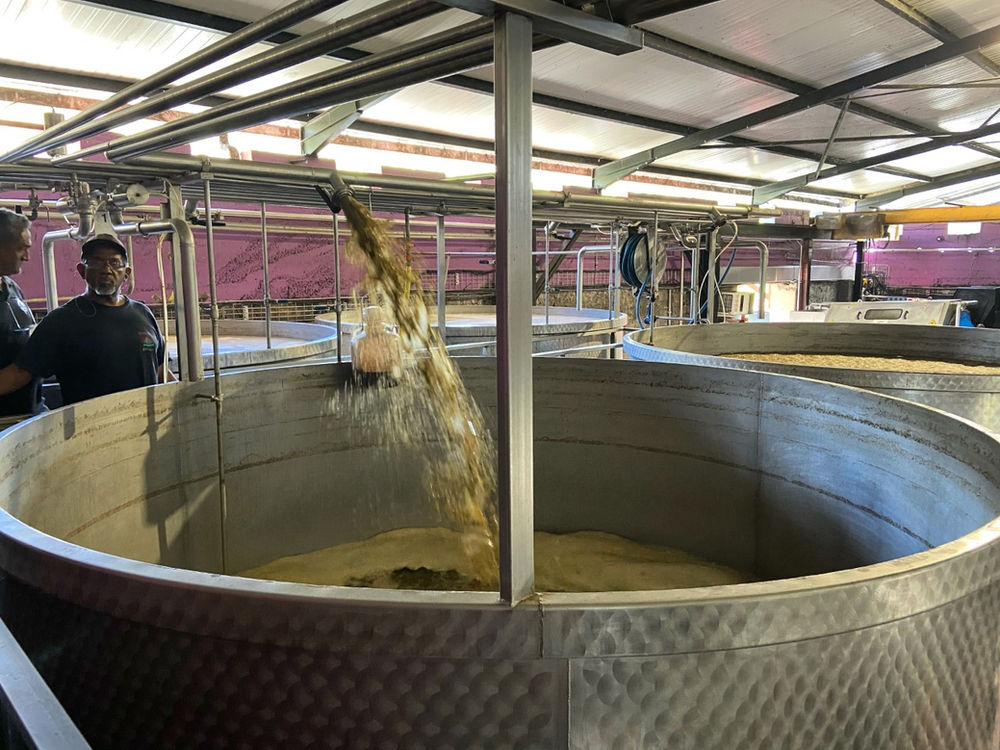 VISITE DE DISTILLERIE DE RHUM : NEISSON