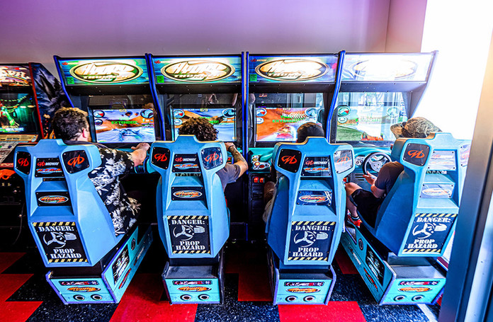 Evansville's Bar Arcade | High Score Saloon