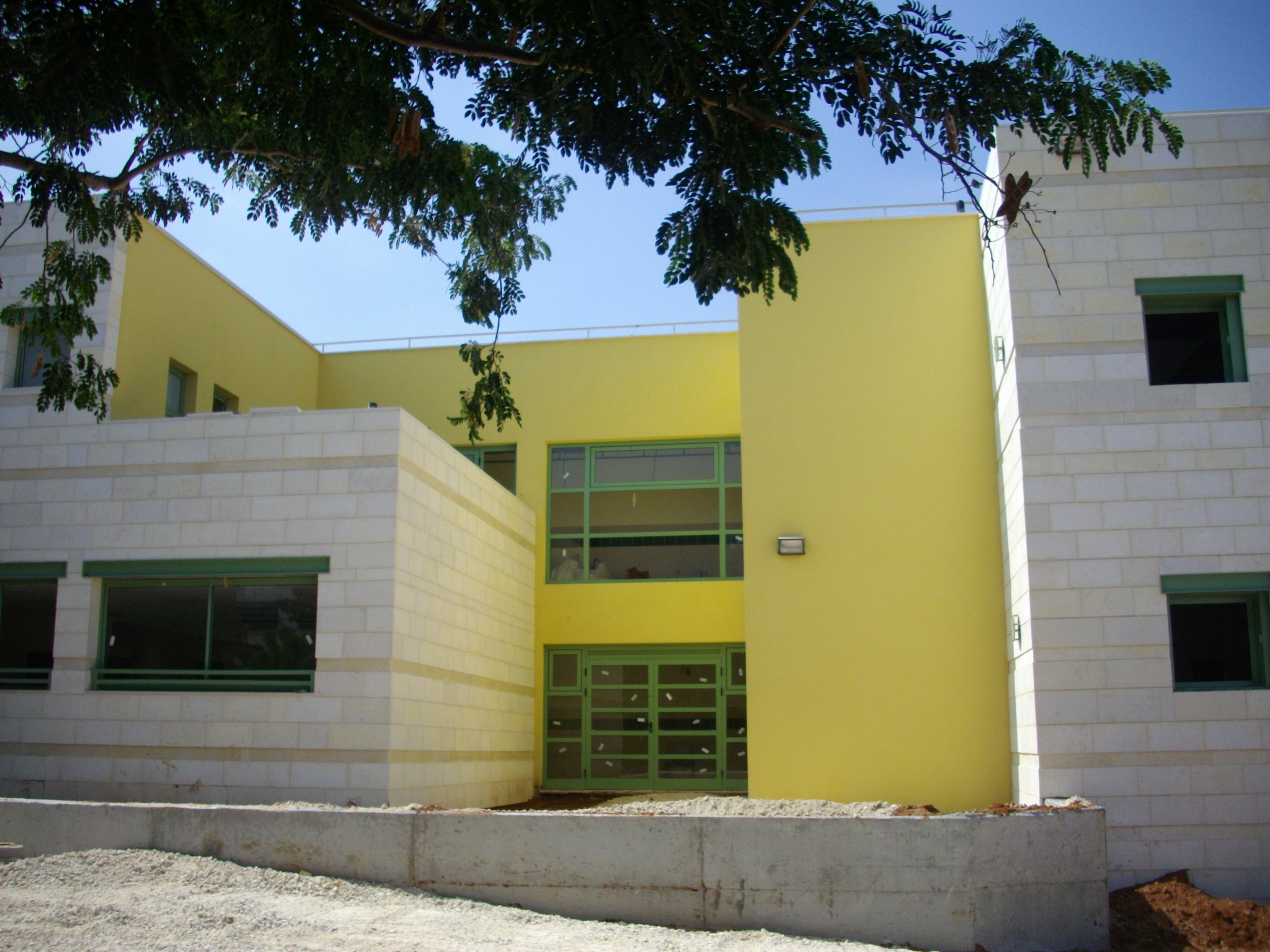 Public Middle School,Kiryat Ono,Israel | myarchitecture