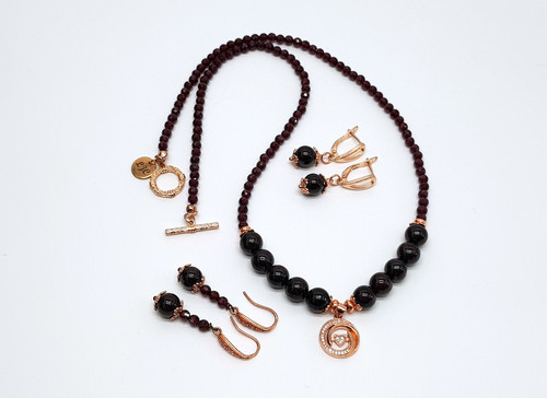 Garnet set | Lara Joly Craft