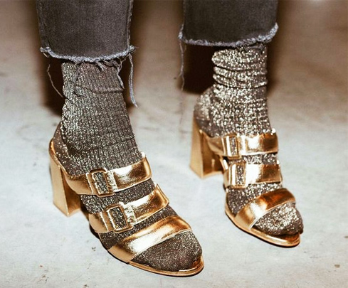 COME ABBINARE SANDALI CON CALZINI E SANDALI CON CALZE