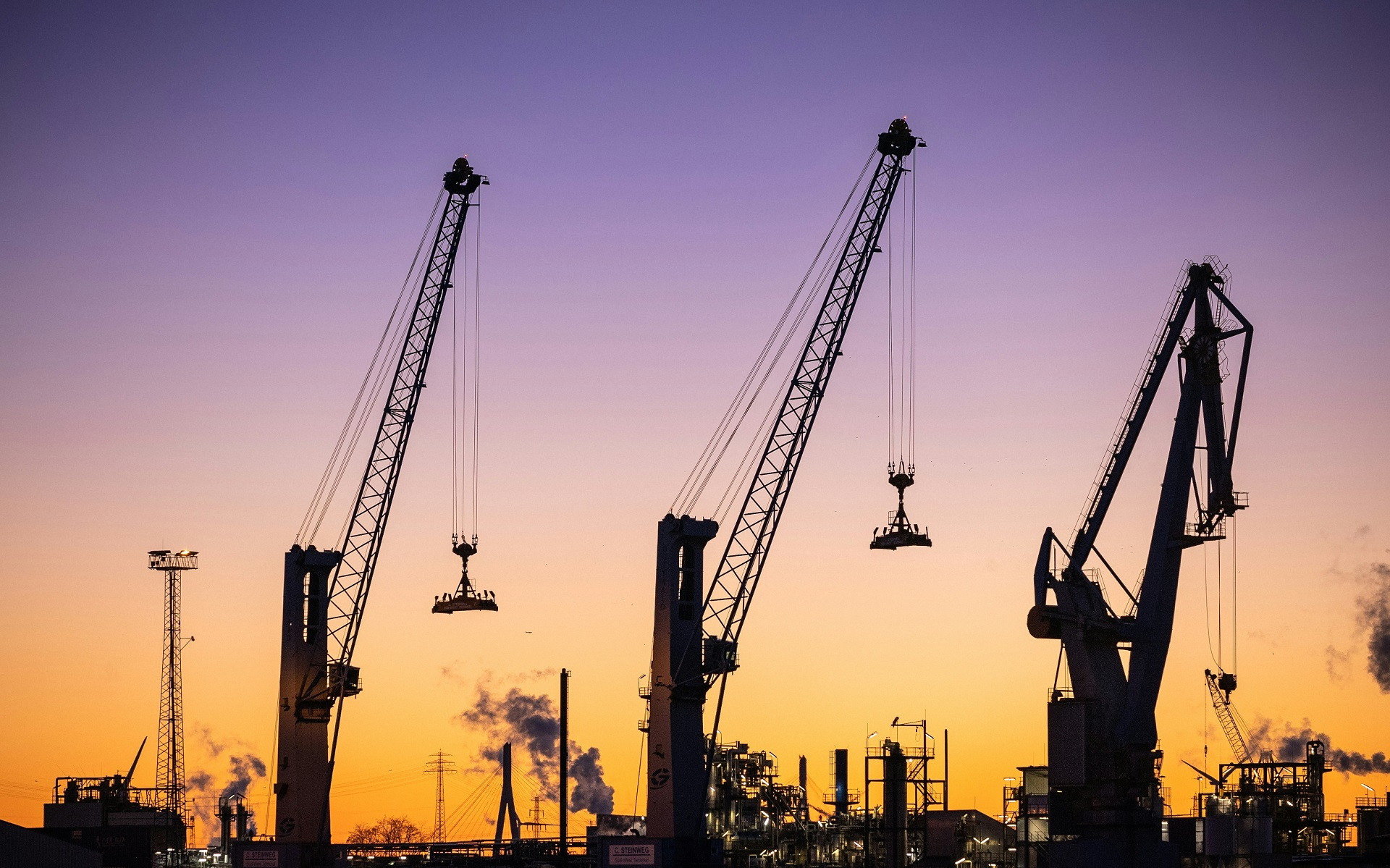 Classification of dock fixed cranes