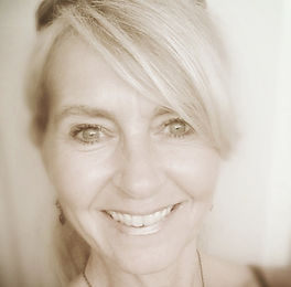 HOME | Laura Simonson 2018