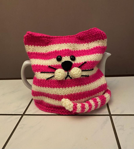 Knitted 'Bagpuss' Tea Cosy | Roscoes Woolcraft