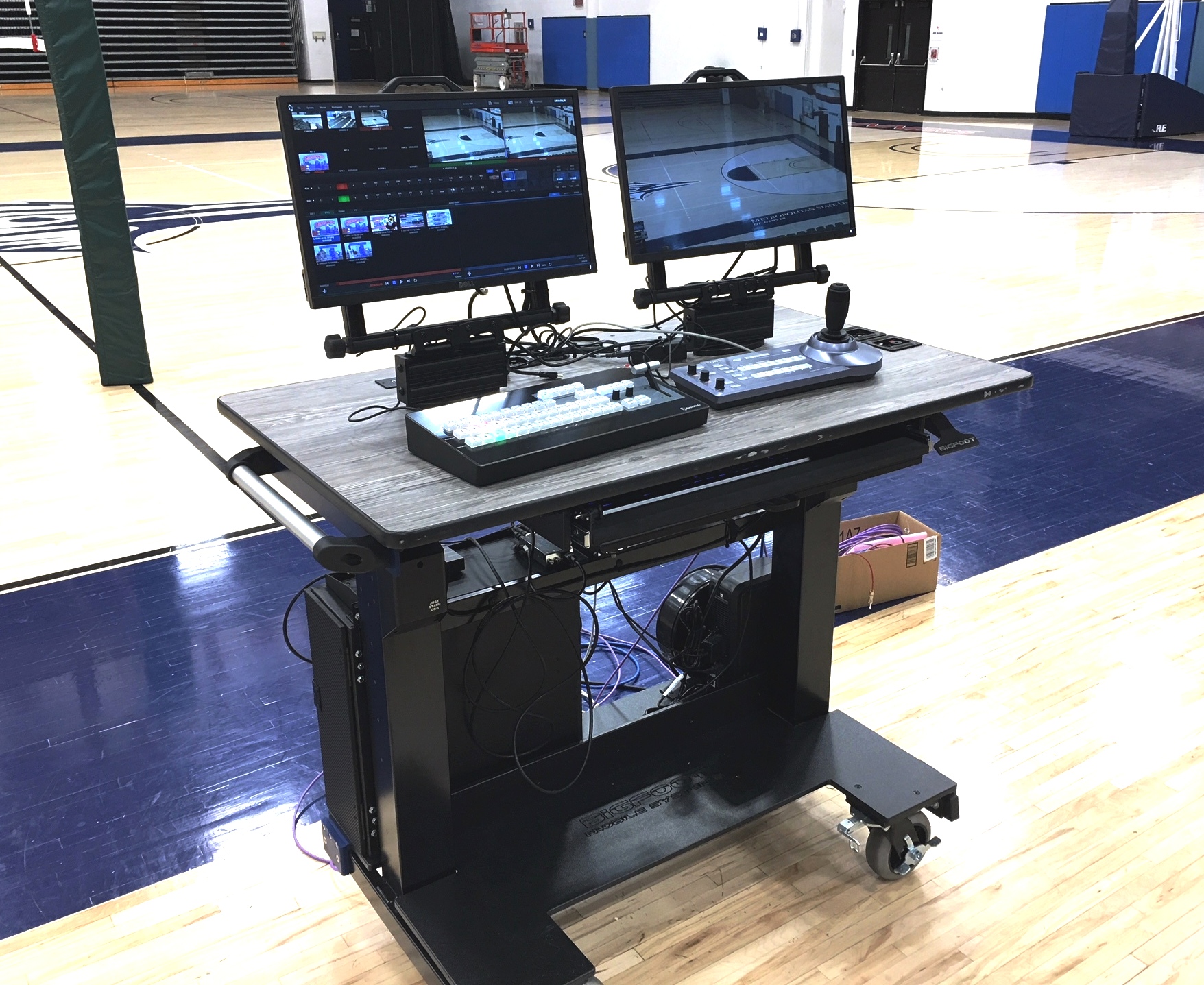 Sit/Stand Rollin' Desk | Bigfoot Mobile Systems