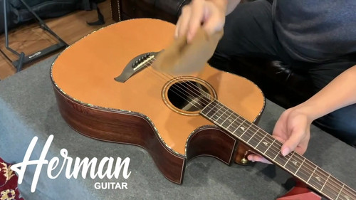 ผ้าเช็ดกีตาร์หนังกลับ Herman (Suede Cloth) - สีน้ำตาล & สีเทา | Fade in Guitars